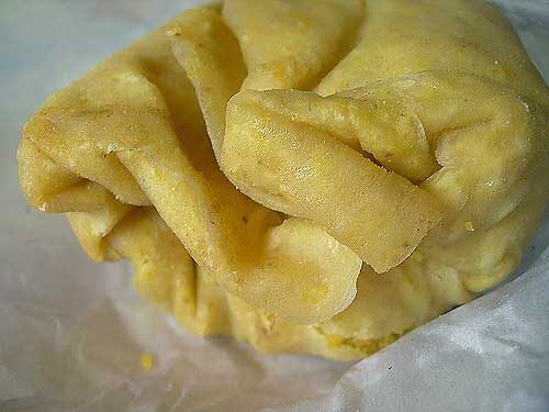 Quick food made with chickpeas and curry: Trini's national dish "Roti ...